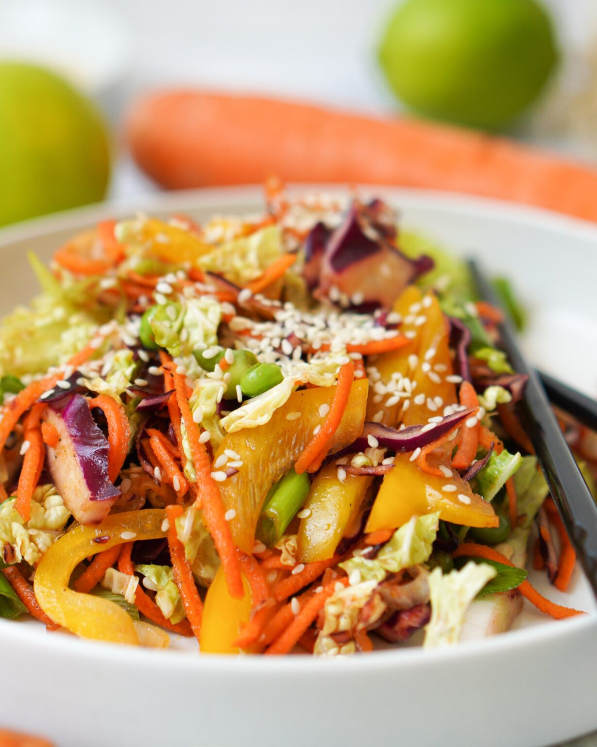 Asiatischer Salat mit Chinakohl & Sesam Dressing - Genuss des Lebens ...